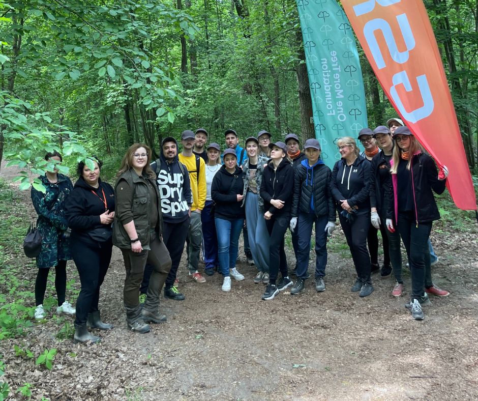Planting of oak trees with GSK and GLP in Kabaty Forest 10.05.2024 ...